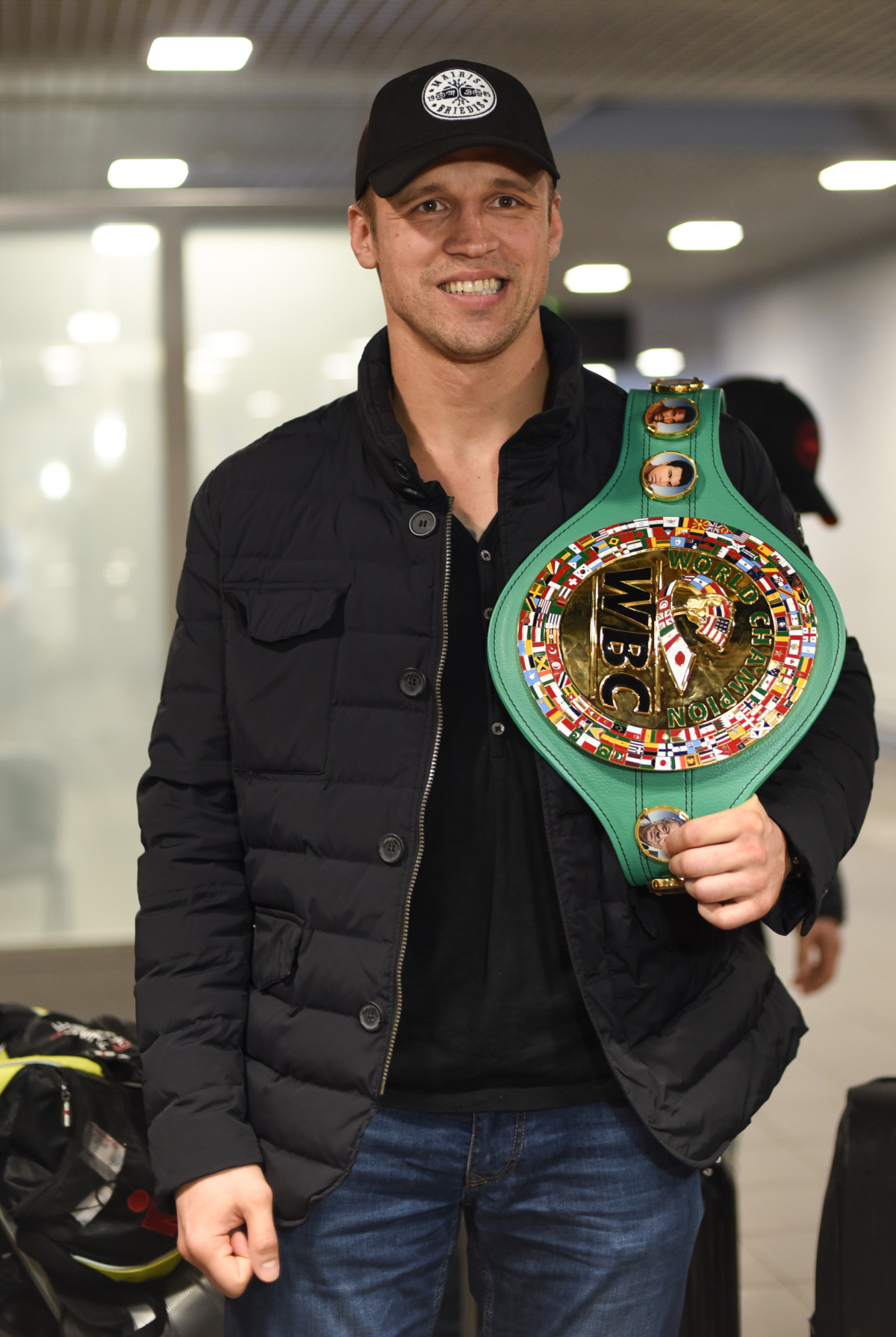 Foto: WBC pasaules čempions Briedis atgriežas Latvijā – Bokss ...